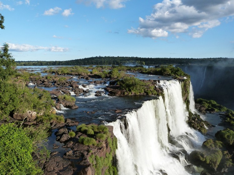 11 Widest Waterfalls in the World - Insider Monkey