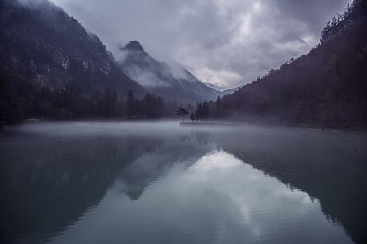 11 Most Dangerous Lakes in the World - Insider Monkey