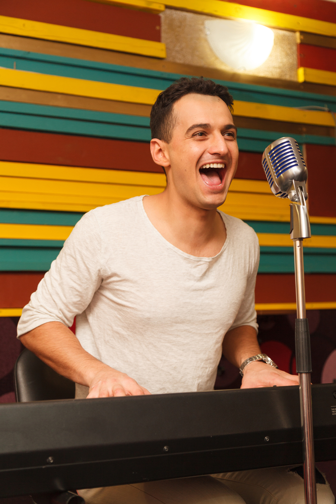 7 Easiest instruments To Play While Singing - Insider Monkey