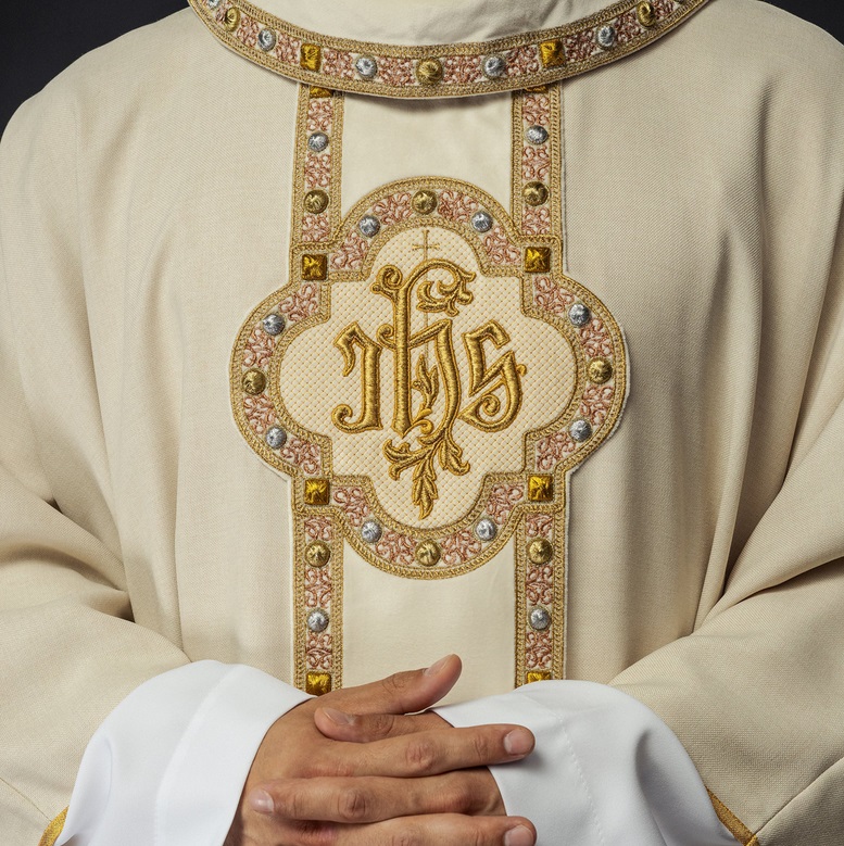 How to Help the Priest Prepare the Liturgy? A Comprehensive Guide ...