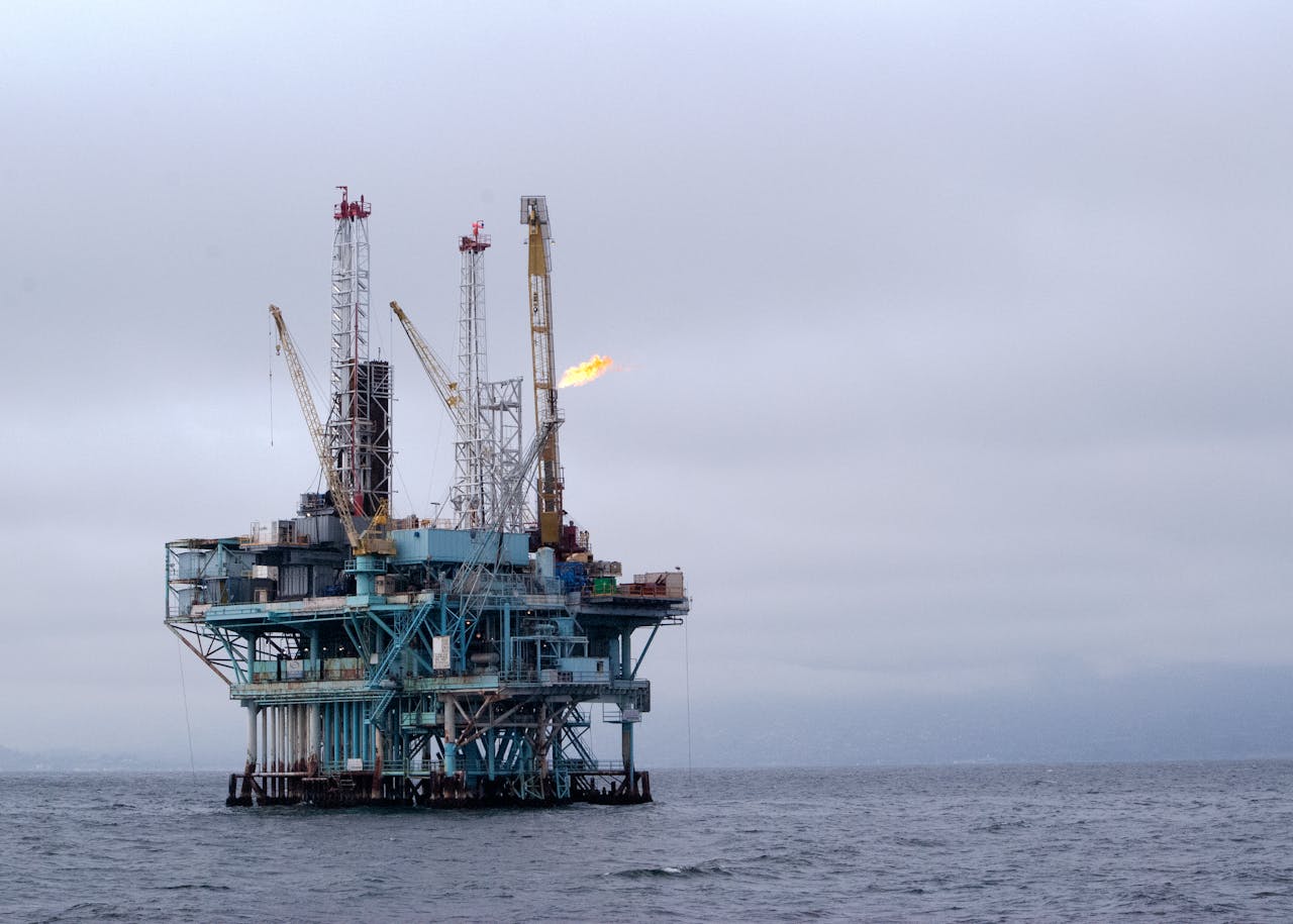 8 Best Oil & Gas Refinery Stocks to Buy - Insider Monkey